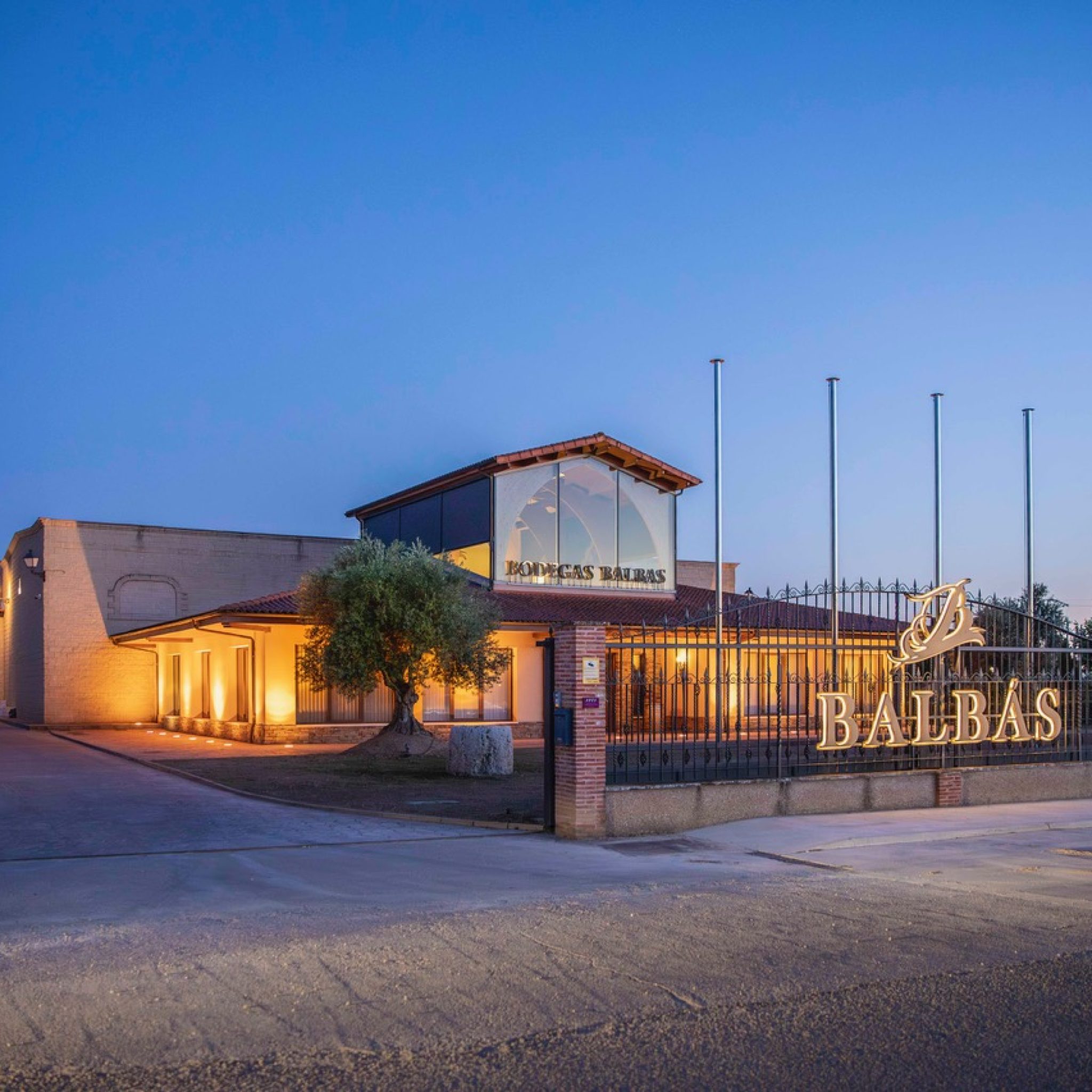 Bodegas Balbás presenta Ancestral 2019 - Crónica Económica